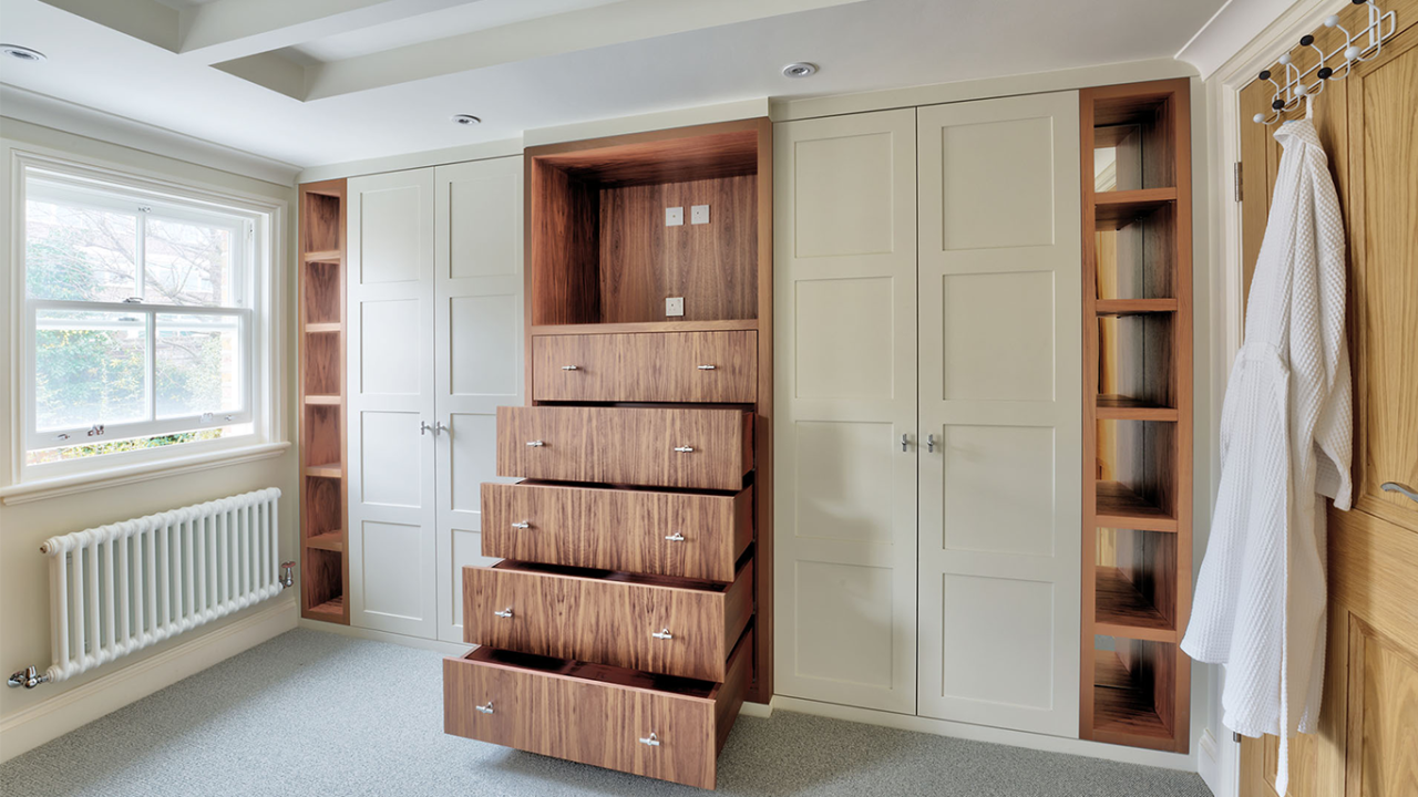 Bespoke walk-in-wardrobe in Sunningdale | Custom wardrobe Sunningdale